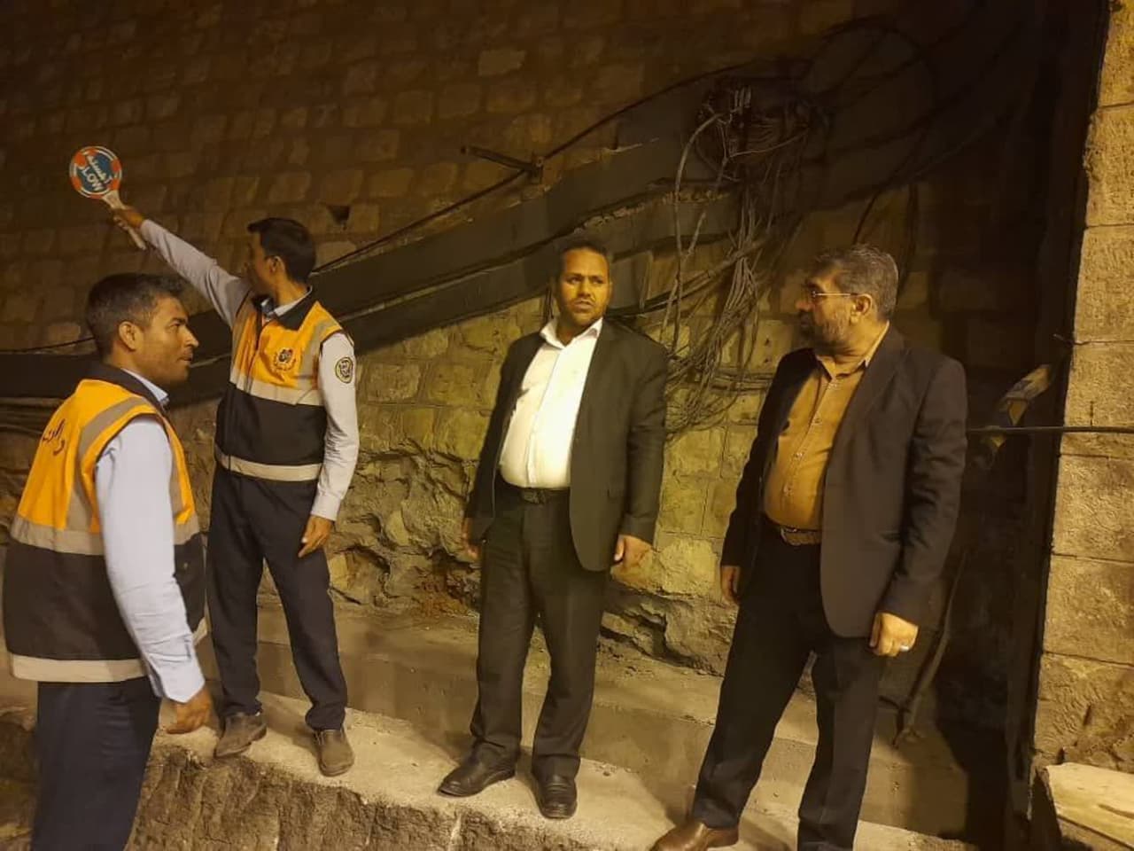 با ضرب الاجل دستگاه قضایی مشکل روشنایی تونل تنگه زاغ ۱۰ روزه رفع شد ...